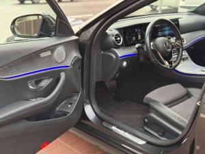 Pelēks Mercedes-Benz E 300 2020 Marijampole, ar dzinēja tilpumu 1.95 L un nobraukumu 99 tūkst. km par 32444 €, foto 25 vietnē AUTOMOTO.COM.LV