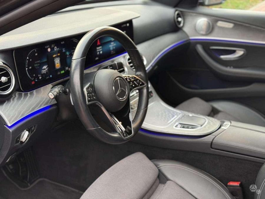 Pelēks Mercedes-Benz E 300 2020 Marijampole, ar dzinēja tilpumu 1.95 L un nobraukumu 99 tūkst. km par 32444 €, foto 26 vietnē AUTOMOTO.COM.LV