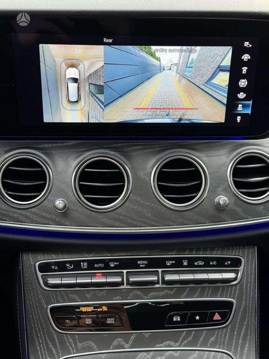 Pelēks Mercedes-Benz E 300 2020 Marijampole, ar dzinēja tilpumu 1.95 L un nobraukumu 99 tūkst. km par 32444 €, foto 33 vietnē AUTOMOTO.COM.LV