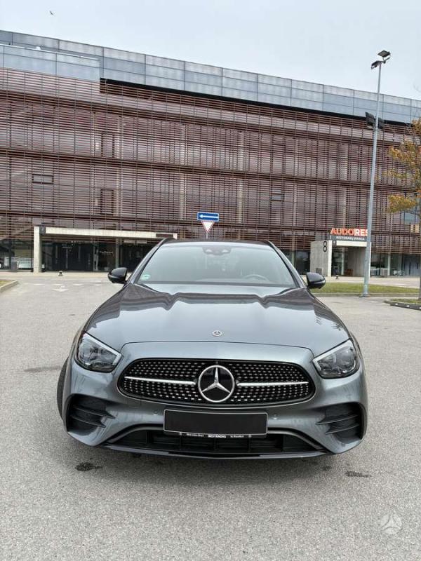 Grey Mercedes-Benz E 300 2020 in Klaipeda, with an engine capacity of 1.95 L and mileage of 210 thousand km for 24300 €, photo 7 on AUTOMOTO.COM.LV