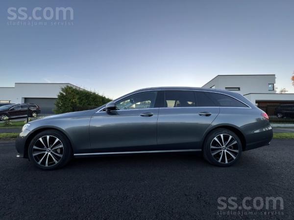 Mercedes-Benz E 300 2020 Valka vietnē Pelēks Mercedes-Benz E 300 2020 Valka, ar dzinēja tilpumu 2.00 L un nobraukumu 195 tūkst. km par 20500 €, foto 9 vietnē AUTOMOTO.COM.LV