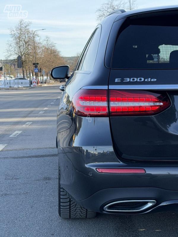 Grey Mercedes-Benz E 300 2021 in Vilnius, with an engine capacity of 2.00 L and mileage of 139 thousand km for 27000 €, photo 6 on AUTOMOTO.COM.LV