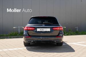 Grey Mercedes-Benz E 300 2021 in Vilnius, with an engine capacity of 2.00 L and mileage of 142 thousand km for 24750 €, photo 8 on AUTOMOTO.COM.LV