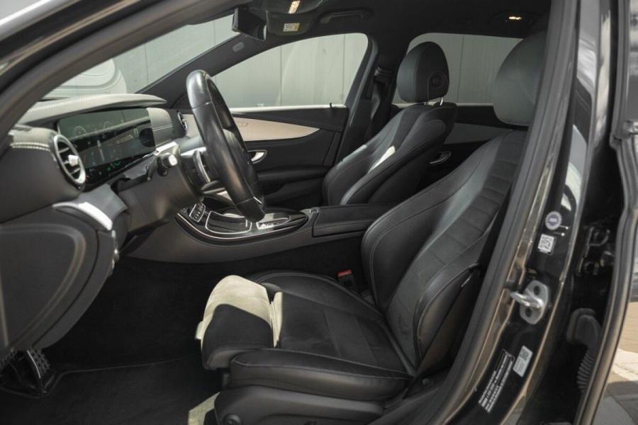 Grey Mercedes-Benz E 300 2021 in Vilnius, with an engine capacity of 2.00 L and mileage of 142 thousand km for 24750 €, photo 12 on AUTOMOTO.COM.LV