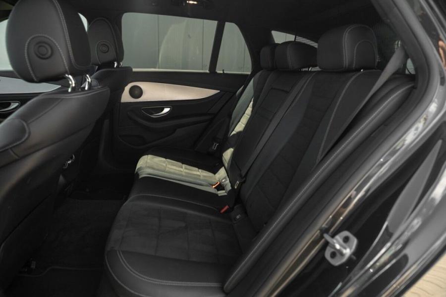 Grey Mercedes-Benz E 300 2021 in Vilnius, with an engine capacity of 2.00 L and mileage of 142 thousand km for 24750 €, photo 15 on AUTOMOTO.COM.LV