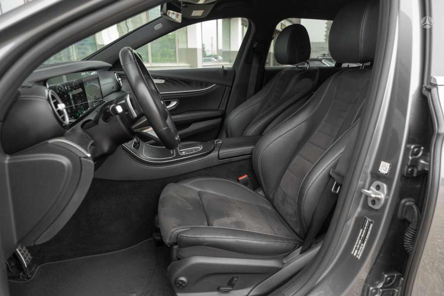 Grey Mercedes-Benz E 300 2021 in Vilnius, with an engine capacity of 2.00 L and mileage of 92 thousand km for 26950 €, photo 10 on AUTOMOTO.COM.LV