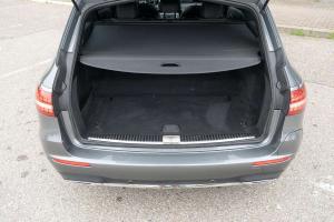 Grey Mercedes-Benz E 300 2021 in Vilnius, with an engine capacity of 2.00 L and mileage of 92 thousand km for 26950 €, photo 12 on AUTOMOTO.COM.LV