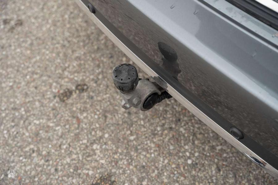 Grey Mercedes-Benz E 300 2021 in Vilnius, with an engine capacity of 2.00 L and mileage of 92 thousand km for 26950 €, photo 16 on AUTOMOTO.COM.LV