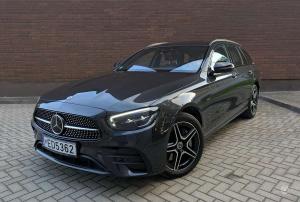 Pelēks Mercedes-Benz E 300 2021 Šauļi, ar dzinēja tilpumu 1.95 L un nobraukumu 158 tūkst. km par 28900 €, foto 4 vietnē AUTOMOTO.COM.LV