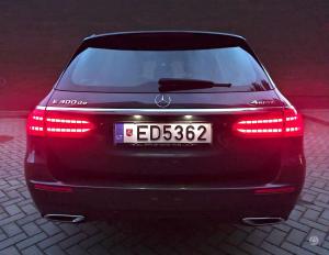 Pelēks Mercedes-Benz E 300 2021 Šauļi, ar dzinēja tilpumu 1.95 L un nobraukumu 158 tūkst. km par 28900 €, foto 5 vietnē AUTOMOTO.COM.LV
