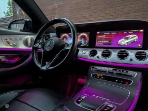 Pelēks Mercedes-Benz E 300 2021 Šauļi, ar dzinēja tilpumu 1.95 L un nobraukumu 158 tūkst. km par 28900 €, foto 7 vietnē AUTOMOTO.COM.LV