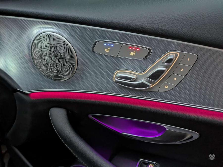 Pelēks Mercedes-Benz E 300 2021 Šauļi, ar dzinēja tilpumu 1.95 L un nobraukumu 158 tūkst. km par 28900 €, foto 11 vietnē AUTOMOTO.COM.LV