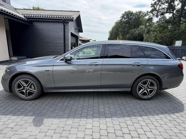 Pelēks Mercedes-Benz E 300 2021 Kėdainiai, ar dzinēja tilpumu 1.95 L un nobraukumu 120 tūkst. km par 30000 €, foto 4 vietnē AUTOMOTO.COM.LV