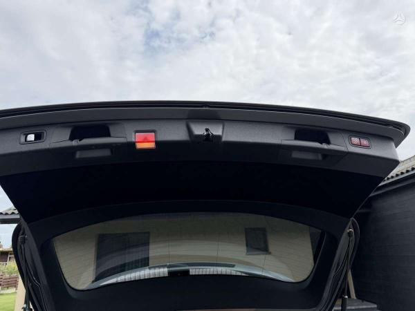 Pelēks Mercedes-Benz E 300 2021 Kėdainiai, ar dzinēja tilpumu 1.95 L un nobraukumu 120 tūkst. km par 30000 €, foto 9 vietnē AUTOMOTO.COM.LV