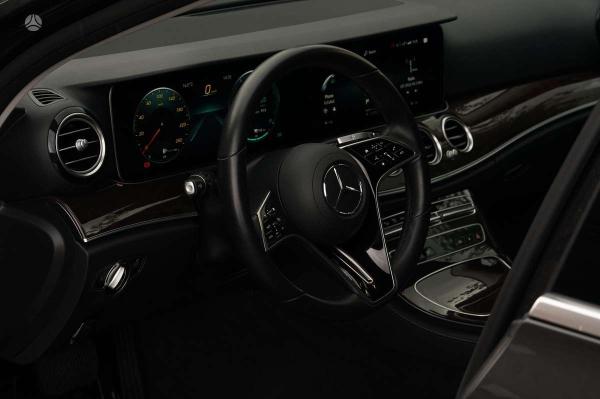 Mercedes-Benz E 300 2021 Viļņa vietnē Pelēks Mercedes-Benz E 300 2021 Viļņa, ar dzinēja tilpumu 1.99 L un nobraukumu 115 tūkst. km par 27500 €, foto 11 vietnē AUTOMOTO.COM.LV