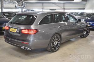 Pelēks Mercedes-Benz E 300 2022 Rīga, ar dzinēja tilpumu 2.00 L un nobraukumu 39 tūkst. km par 43900 €, foto 2 vietnē AUTOMOTO.COM.LV