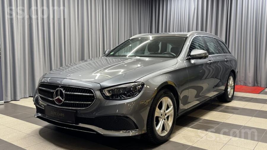 Pelēks Mercedes-Benz E 300 2022 Rīga, ar dzinēja tilpumu 2.00 L un nobraukumu 40 tūkst. km par 32990 €, foto 1 vietnē AUTOMOTO.COM.LV