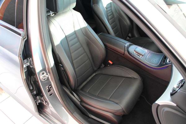 Pelēks Mercedes-Benz E 300 2022 Klaipėda, ar dzinēja tilpumu 1.95 L un nobraukumu 130 tūkst. km par 31900 €, foto 11 vietnē AUTOMOTO.COM.LV