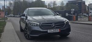 Grey Mercedes-Benz E 300 2022 in Vilnius, with an engine capacity of 2.00 L and mileage of 162 thousand km for 35555 €, photo 3 on AUTOMOTO.COM.LV