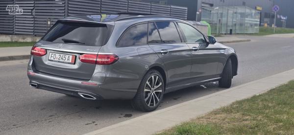 Grey Mercedes-Benz E 300 2022 in Vilnius, with an engine capacity of 2.00 L and mileage of 162 thousand km for 35555 €, photo 5 on AUTOMOTO.COM.LV