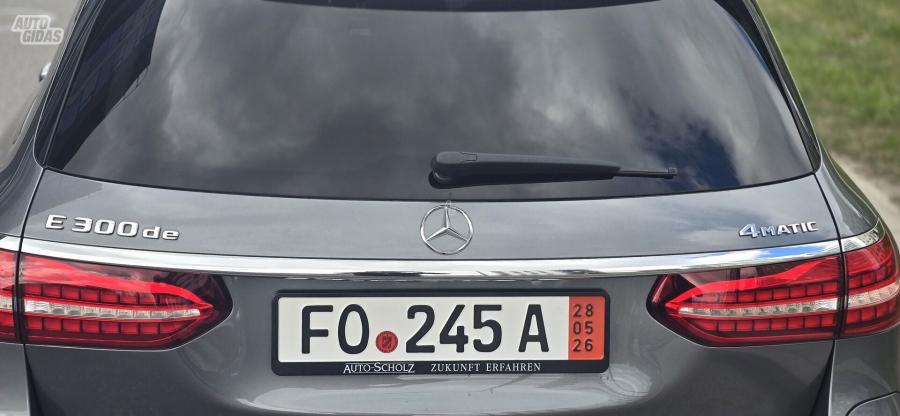 Grey Mercedes-Benz E 300 2022 in Vilnius, with an engine capacity of 2.00 L and mileage of 162 thousand km for 35555 €, photo 13 on AUTOMOTO.COM.LV