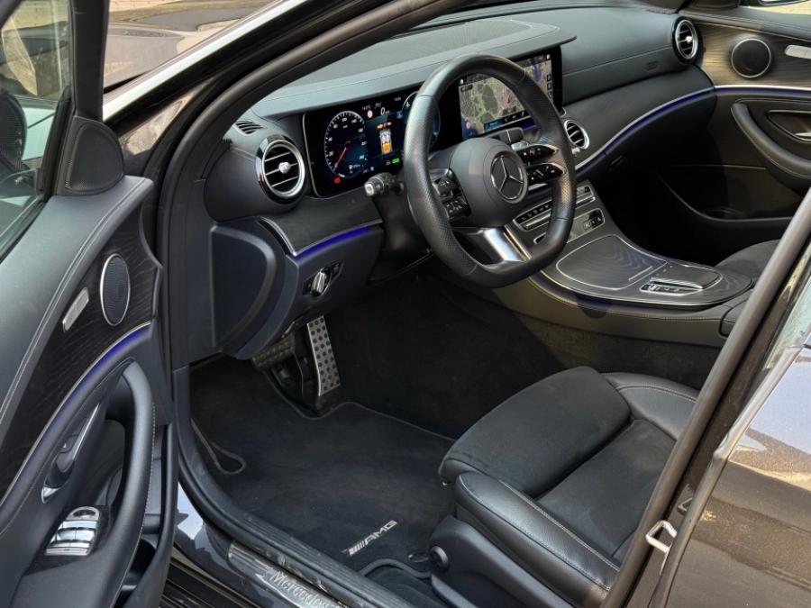 Pelēks Mercedes-Benz E 300 2022 Rīga, ar dzinēja tilpumu 2.00 L un nobraukumu 61 tūkst. km par 36980 €, foto 6 vietnē AUTOMOTO.COM.LV