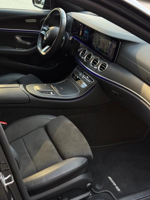 Grey Mercedes-Benz E 300 2022 in Riga, with an engine capacity of 2.00 L and mileage of 61 thousand km for 36980 €, photo 6 on AUTOMOTO.COM.LV