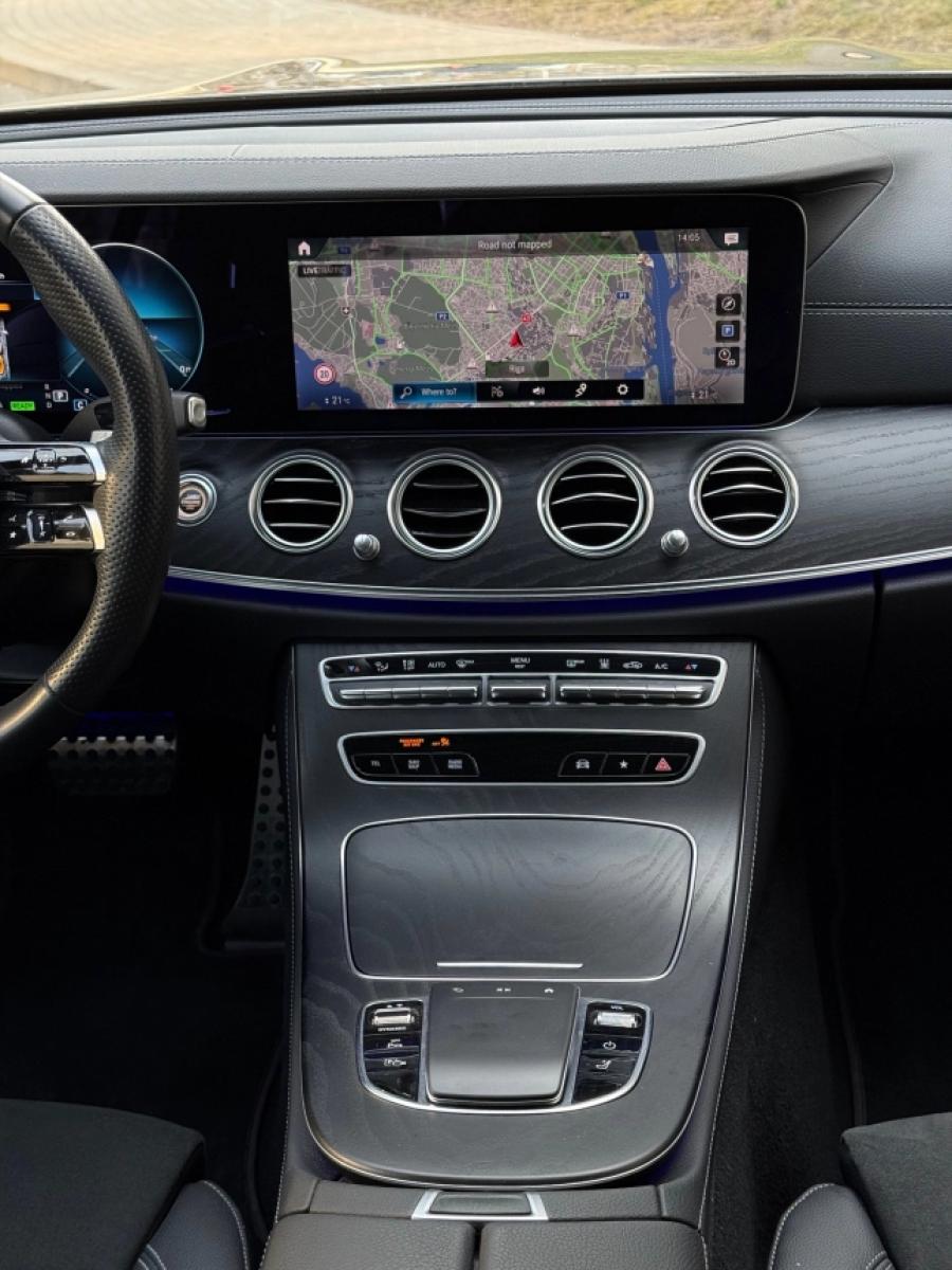 Pelēks Mercedes-Benz E 300 2022 Rīga, ar dzinēja tilpumu 2.00 L un nobraukumu 61 tūkst. km par 36980 €, foto 15 vietnē AUTOMOTO.COM.LV