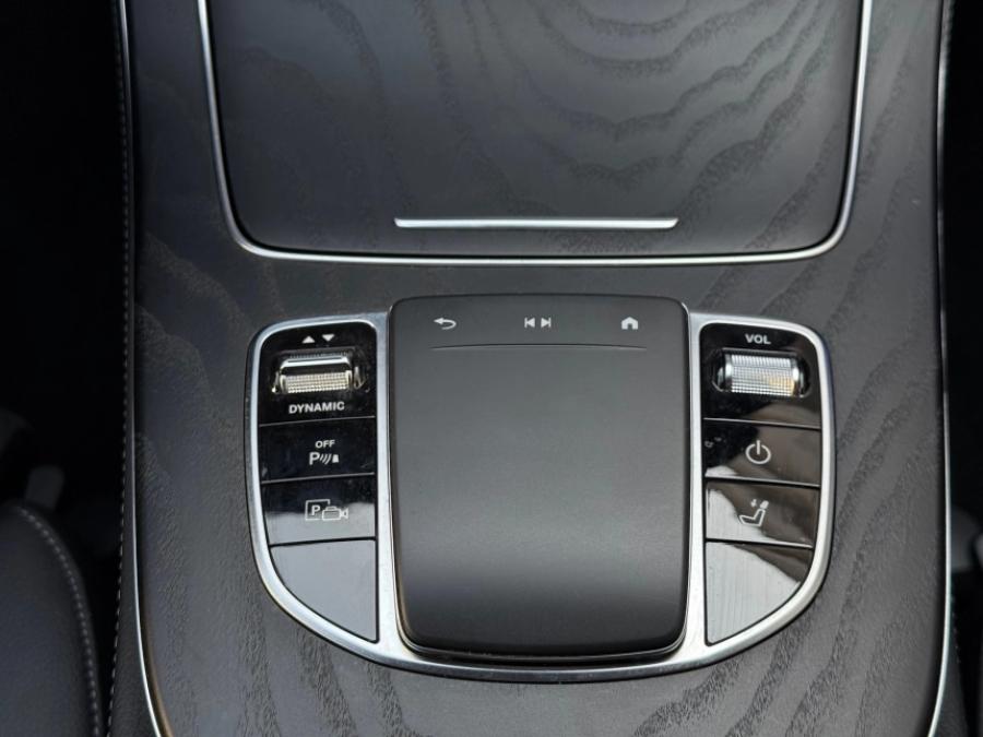 Pelēks Mercedes-Benz E 300 2022 Rīga, ar dzinēja tilpumu 2.00 L un nobraukumu 61 tūkst. km par 36980 €, foto 16 vietnē AUTOMOTO.COM.LV