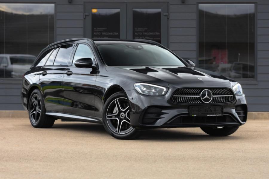 Pelēks Mercedes-Benz E 300 2022 Rīga, ar dzinēja tilpumu 2.00 L un nobraukumu 170 tūkst. km par 28450 €, foto 1 vietnē AUTOMOTO.COM.LV