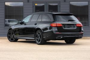 Pelēks Mercedes-Benz E 300 2022 Rīga, ar dzinēja tilpumu 2.00 L un nobraukumu 170 tūkst. km par 28450 €, foto 3 vietnē AUTOMOTO.COM.LV