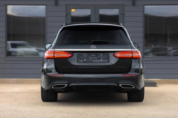 Pelēks Mercedes-Benz E 300 2022 Rīga, ar dzinēja tilpumu 2.00 L un nobraukumu 170 tūkst. km par 28450 €, foto 7 vietnē AUTOMOTO.COM.LV