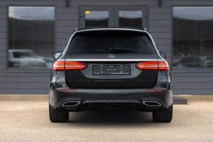 Pelēks Mercedes-Benz E 300 2022 Rīga, ar dzinēja tilpumu 2.00 L un nobraukumu 170 tūkst. km par 28450 €, foto 8 vietnē AUTOMOTO.COM.LV