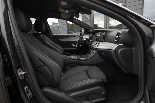 Pelēks Mercedes-Benz E 300 2022 Rīga, ar dzinēja tilpumu 2.00 L un nobraukumu 170 tūkst. km par 28450 €, foto 9 vietnē AUTOMOTO.COM.LV