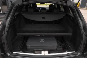 Pelēks Mercedes-Benz E 300 2022 Rīga, ar dzinēja tilpumu 2.00 L un nobraukumu 170 tūkst. km par 28450 €, foto 12 vietnē AUTOMOTO.COM.LV