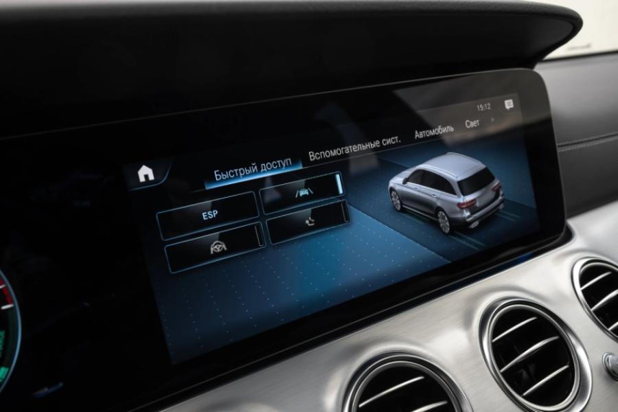 Pelēks Mercedes-Benz E 300 2022 Rīga, ar dzinēja tilpumu 2.00 L un nobraukumu 170 tūkst. km par 28450 €, foto 17 vietnē AUTOMOTO.COM.LV