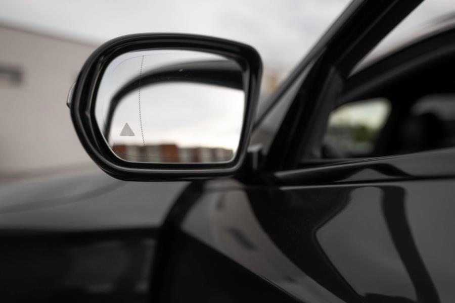 Pelēks Mercedes-Benz E 300 2022 Rīga, ar dzinēja tilpumu 2.00 L un nobraukumu 170 tūkst. km par 28450 €, foto 18 vietnē AUTOMOTO.COM.LV
