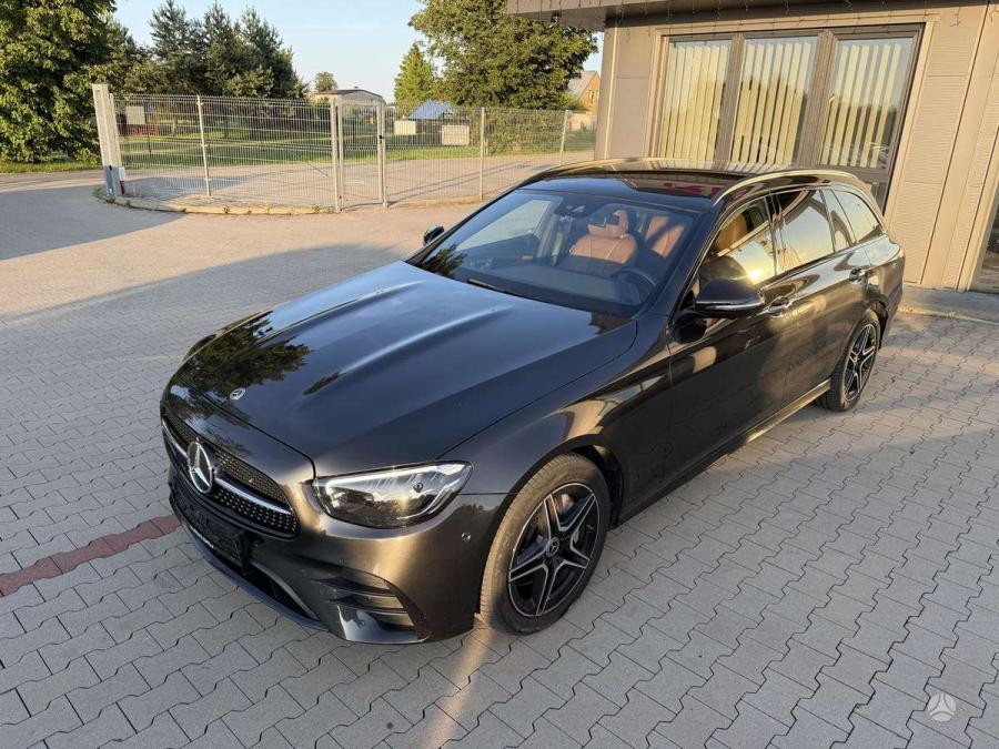 Pelēks Mercedes-Benz E 300 2022 Šauļi, ar dzinēja tilpumu 1.95 L un nobraukumu 180 tūkst. km par 28990 €, foto 7 vietnē AUTOMOTO.COM.LV