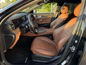 Pelēks Mercedes-Benz E 300 2022 Šauļi, ar dzinēja tilpumu 1.95 L un nobraukumu 180 tūkst. km par 28990 €, foto 13 vietnē AUTOMOTO.COM.LV
