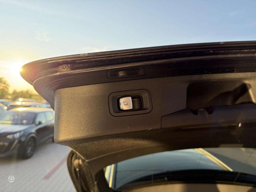 Pelēks Mercedes-Benz E 300 2022 Šauļi, ar dzinēja tilpumu 1.95 L un nobraukumu 180 tūkst. km par 28990 €, foto 25 vietnē AUTOMOTO.COM.LV