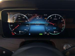 Pelēks Mercedes-Benz E 300 2022 Šauļi, ar dzinēja tilpumu 1.95 L un nobraukumu 180 tūkst. km par 28990 €, foto 28 vietnē AUTOMOTO.COM.LV