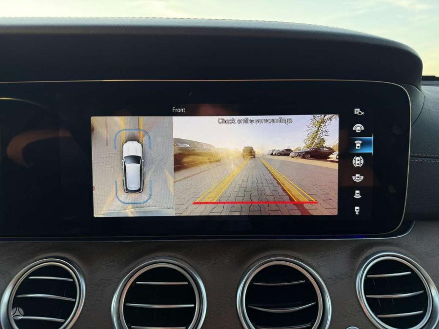 Pelēks Mercedes-Benz E 300 2022 Šauļi, ar dzinēja tilpumu 1.95 L un nobraukumu 180 tūkst. km par 28990 €, foto 31 vietnē AUTOMOTO.COM.LV