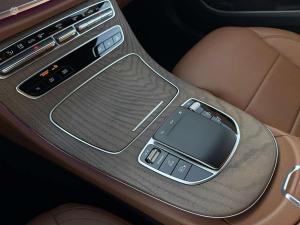 Pelēks Mercedes-Benz E 300 2022 Šauļi, ar dzinēja tilpumu 1.95 L un nobraukumu 180 tūkst. km par 28990 €, foto 33 vietnē AUTOMOTO.COM.LV