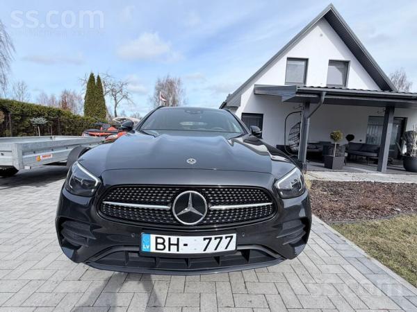 Pelēks Mercedes-Benz E 300 2022 Jelgava, ar dzinēja tilpumu 2.00 L un nobraukumu 183 tūkst. km par 26500 €, foto 3 vietnē AUTOMOTO.COM.LV