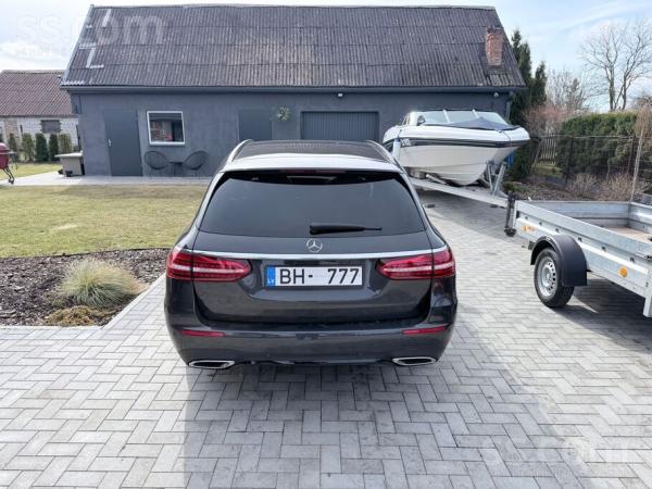 Pelēks Mercedes-Benz E 300 2022 Jelgava, ar dzinēja tilpumu 2.00 L un nobraukumu 183 tūkst. km par 26500 €, foto 4 vietnē AUTOMOTO.COM.LV
