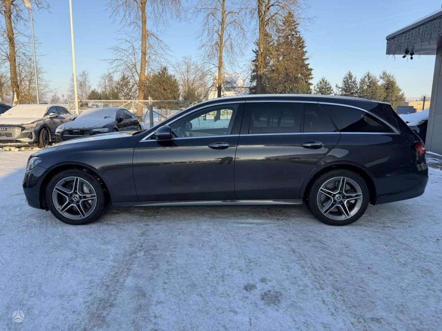 Pelēks Mercedes-Benz E 300 2023 Šauļi, ar dzinēja tilpumu 1.95 L un nobraukumu 174 tūkst. km par 29990 €, foto 8 vietnē AUTOMOTO.COM.LV