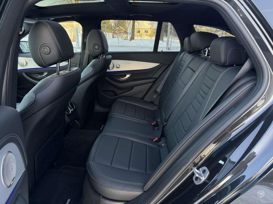 Pelēks Mercedes-Benz E 300 2023 Šauļi, ar dzinēja tilpumu 1.95 L un nobraukumu 174 tūkst. km par 29990 €, foto 23 vietnē AUTOMOTO.COM.LV