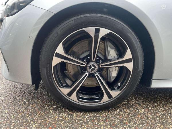 Pelēks Mercedes-Benz E 300 2024 Viļņa, ar dzinēja tilpumu 1.99 L un nobraukumu 21 tūkst. km par 49900 €, foto 11 vietnē AUTOMOTO.COM.LV