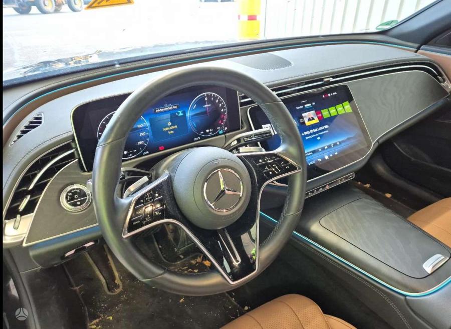 Pelēks Mercedes-Benz E 300 2024 Klaipėda, ar dzinēja tilpumu 1.95 L un nobraukumu 30 tūkst. km par 18600 €, foto 10 vietnē AUTOMOTO.COM.LV