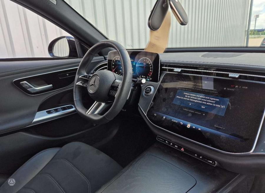 Grey Mercedes-Benz E 300 2024 in Klaipeda, with an engine capacity of 2.00 L and mileage of 18 thousand km for 27500 €, photo 10 on AUTOMOTO.COM.LV